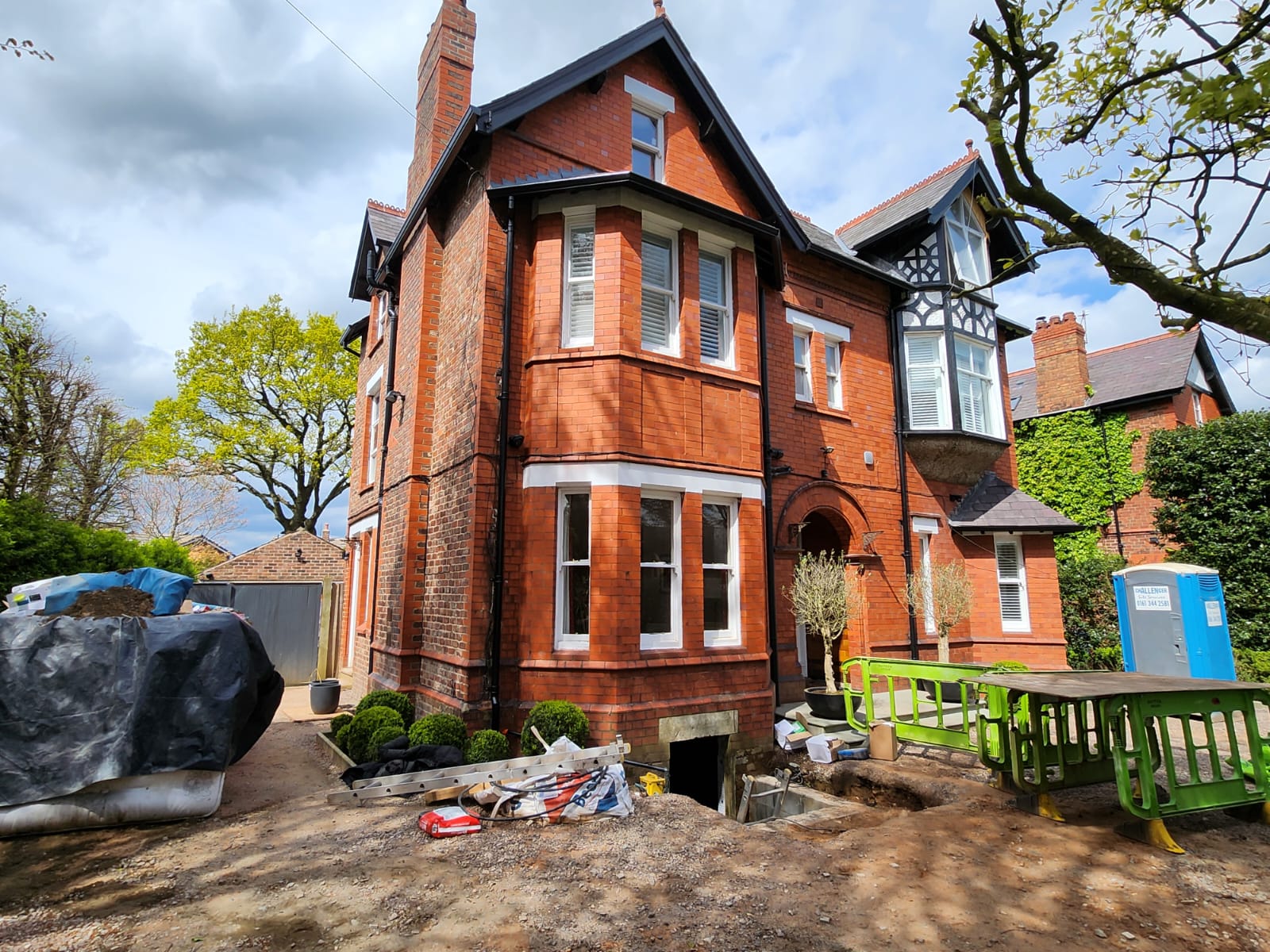 Elmwood Road Lymm Basement screed using Retanol screed over damp proof ...